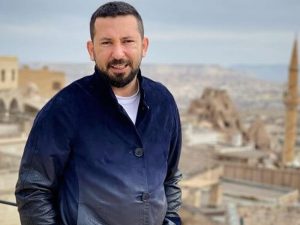 Azad Yılmaz Kimdir? Kaç Yaşındadır?